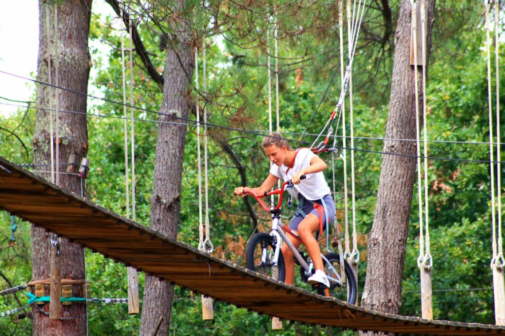 Accrobranche Bordeaux : les meilleurs parcs aventures en Gironde